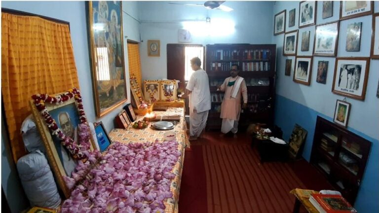 Life Story of Shri Radha Baba - गीता वाटिका